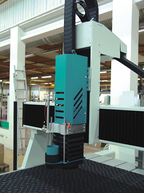 Automatically controlled chip suction sensor