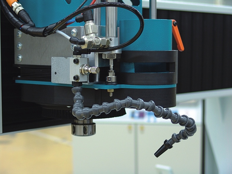 Air suction for CNC milling machine